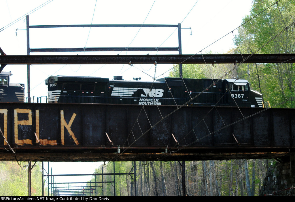 NS C40-9W 9367 leads 66Z